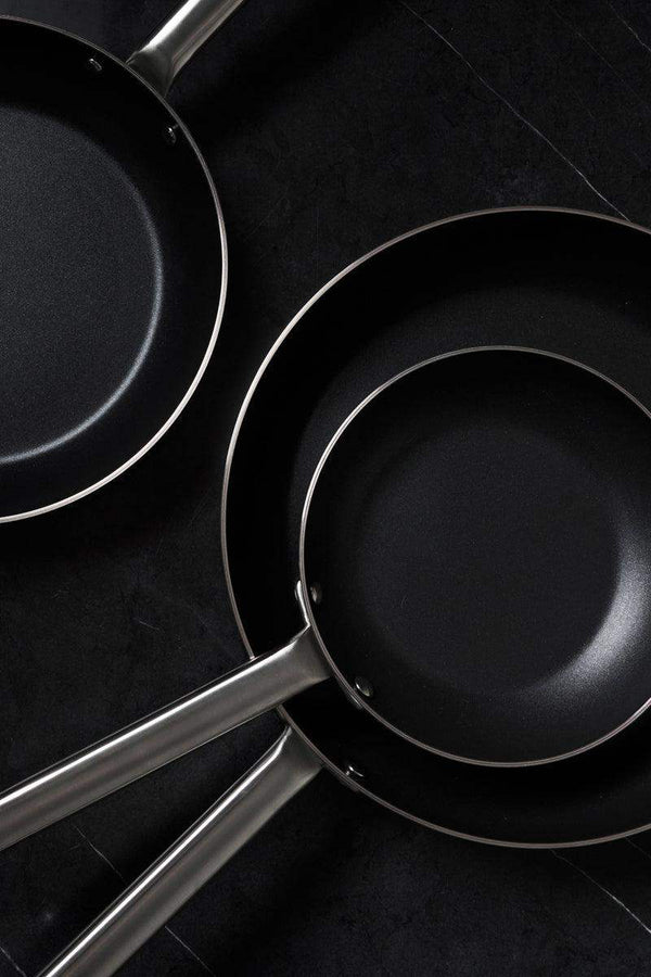 MAKO GENIUS 5-PLY PLASMA NON-STICK PANS Collection